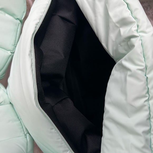 Rains | Bags | Rains Unisex Puffer Loop Shopper In Mint Green Nwt ...